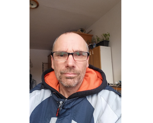 Komu pomáháme - David Hanel